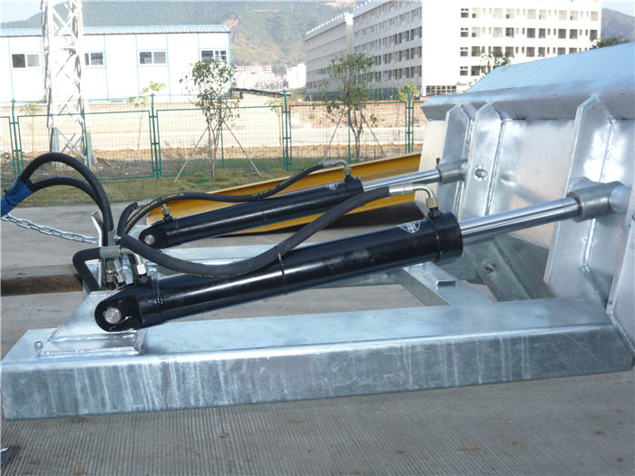 Forklift Self Dump Hopper Bucket - Fujian Huamai Machinery Co., Ltd.